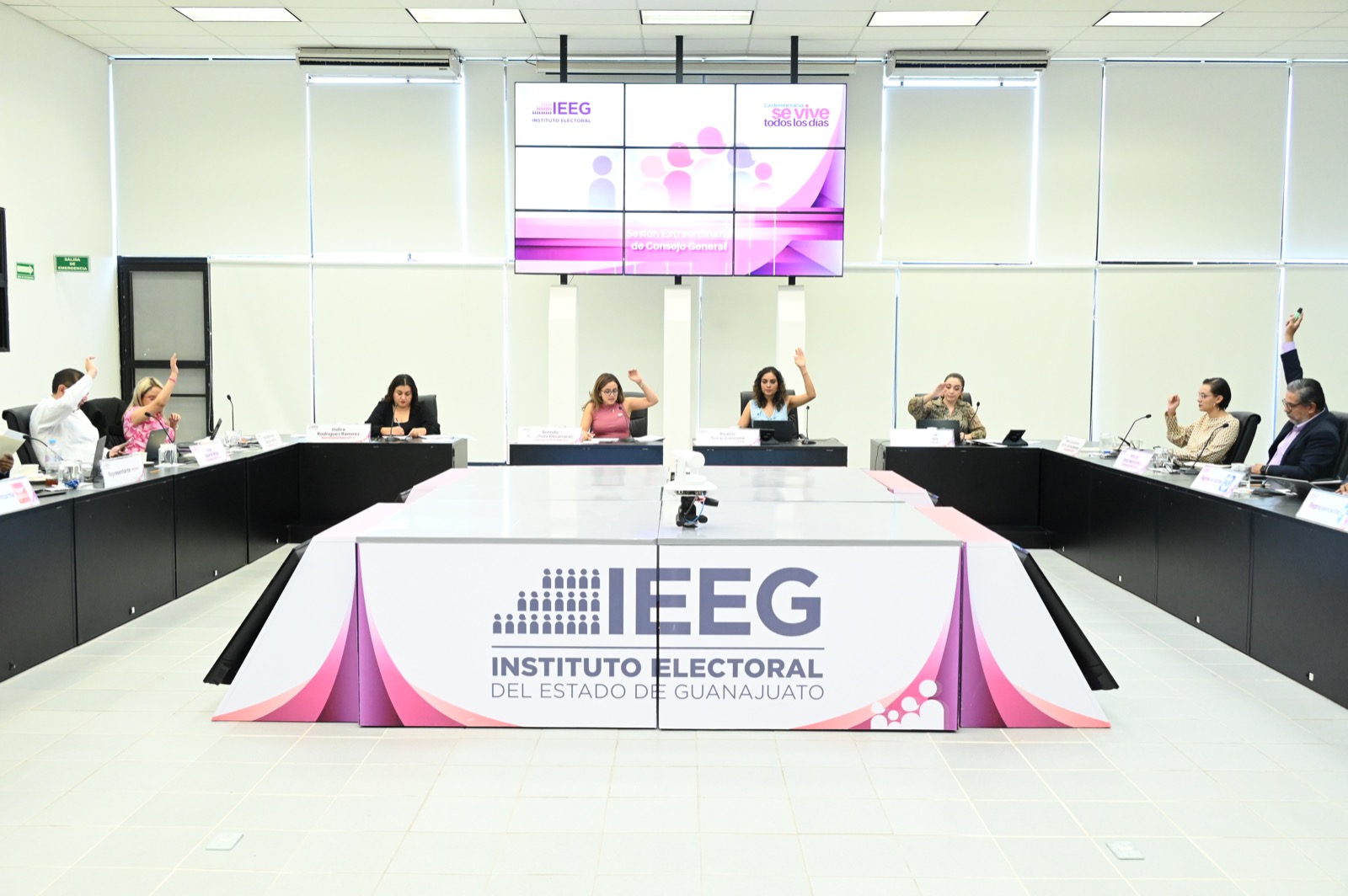 Aprueba IEEG montos de financiamiento público para partidos políticos ...